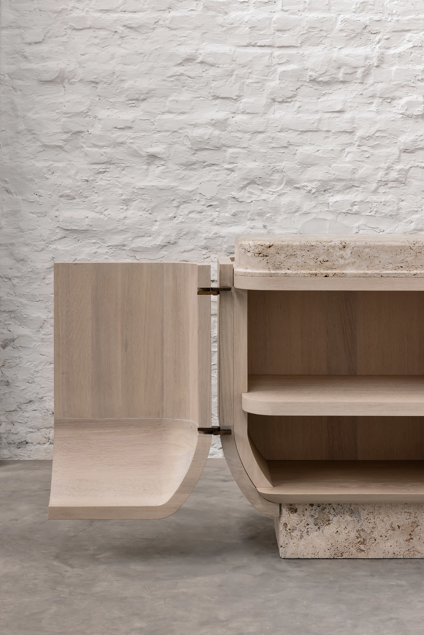 STUDIOTWENTYSEVEN • YOMA CONSOLE BY ANDY KERSTENS