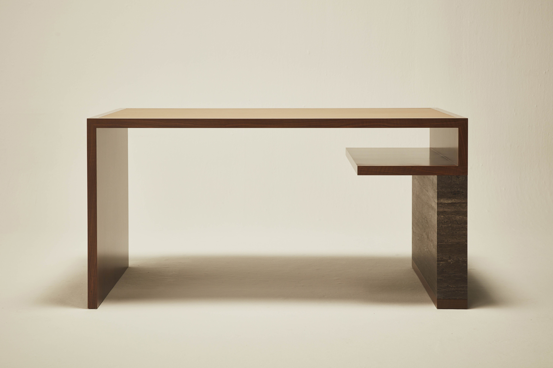 STUDIOTWENTYSEVEN • CONTINUOUS DESK BY FABIANA MACHADO