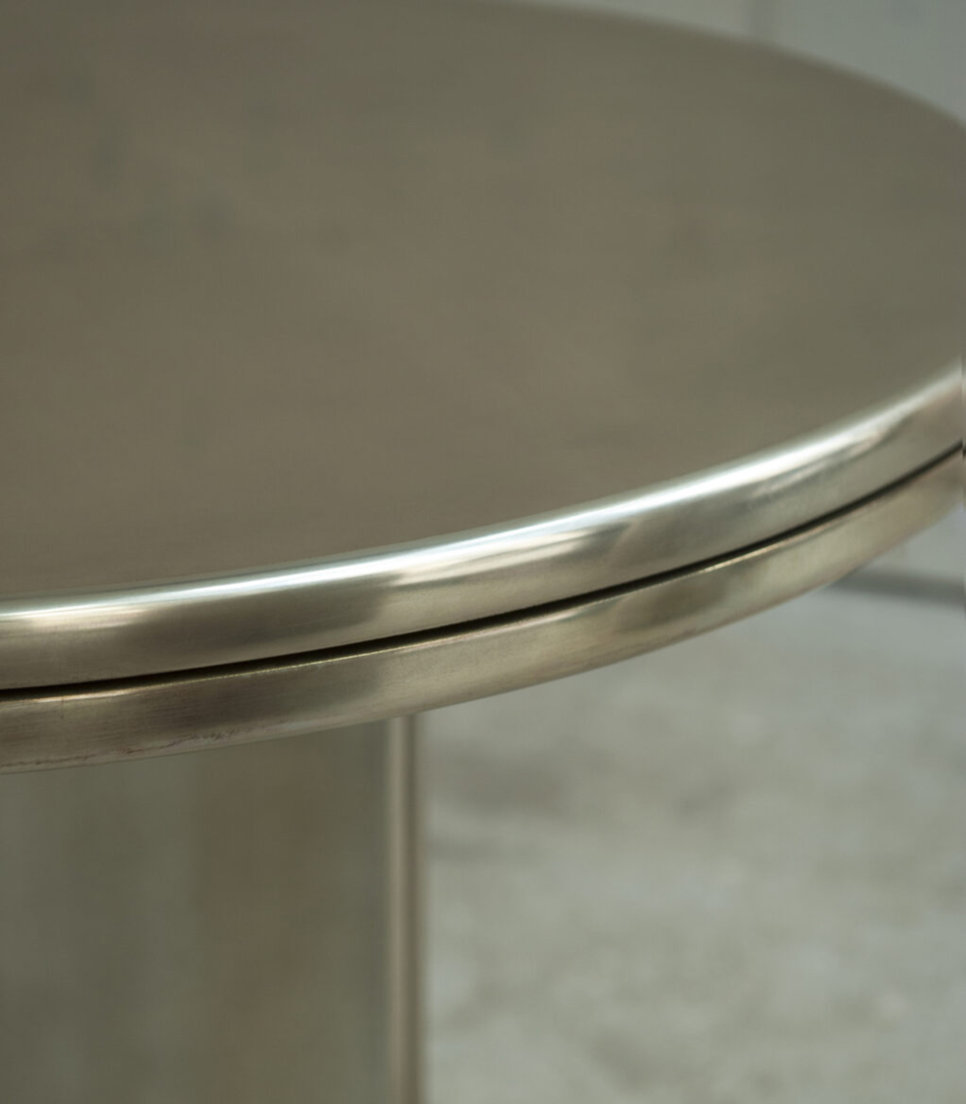 STUDIOTWENTYSEVEN • CARLO ROUND TABLE BY JORIS POGGIOLI